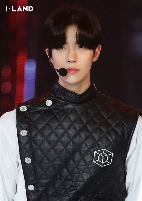 Mnet I I LAND on Twitter BEHIND PHOTO l I credible 무대 4 BEHIND