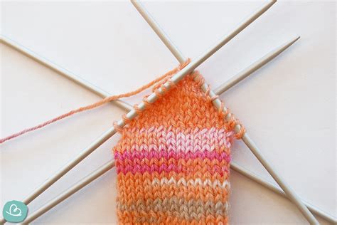 Babysocken stricken Anleitung mit Größentabelle Wunderbunt de