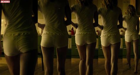 Laura Vandervoort Naked Telegraph