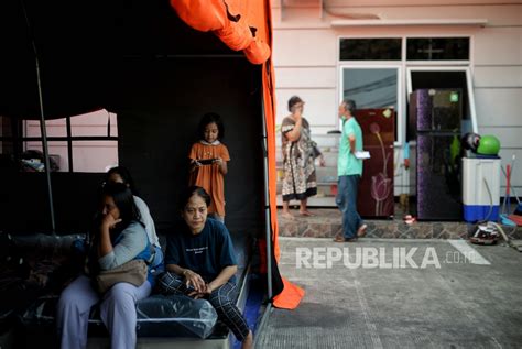 Ratusan Warga Simprug Golf Kehilangan Tempat Bernaung Republika Online
