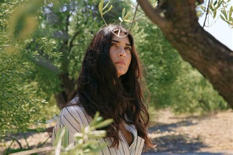 Conhe A O Elenco De Uma Nova Mulher S Rie Turca De Romance Da Netflix