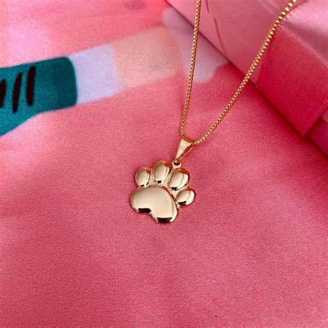 Pingente De Pata Em Alto Relevo Folheado Em Ouro 18k JOIAS PETMOM