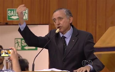 Juiz bloqueia R 2 milhões em bens de ex presidente da Câmara de