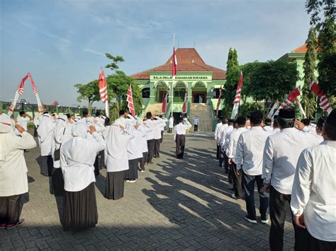 Peringati HUT Kemerdekaan RI Ke 77 BDK Surabaya Selenggarakan Upacara