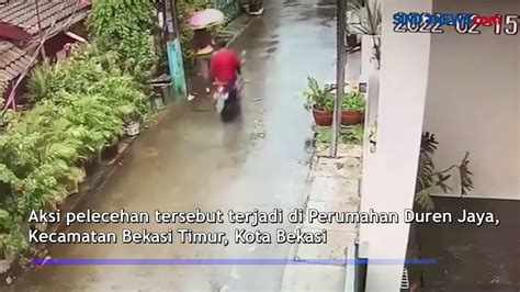 Viral Aksi Begal Pantat Di Bekasi Terekam Cctv Video Dailymotion