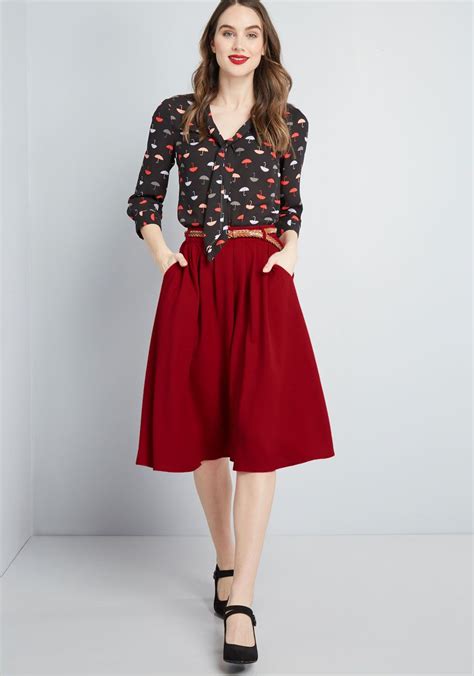 Breathtaking Tiger Lilies Midi Skirt In Red ModCloth Jupes Mode