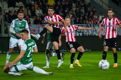 PKO Ekstraklasa Pasy tracą gola w końcówce po kontrowersyjnym karnym