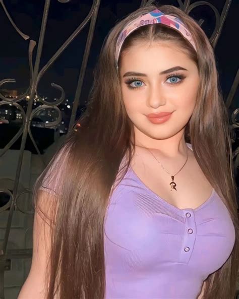 Mr sandeep adlı kullanıcının Glamour Babes panosundaki Pin Doğum günü