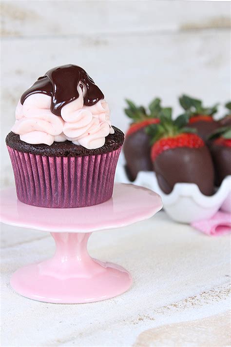 Chocolate Covered Strawberry Cupcakes
