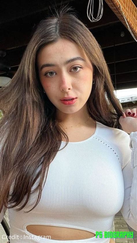 Chloe Surreal Wiki Age Bio Instagram Height Career 5 Best