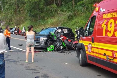 Acidente Entre Motos E Carro Deixa Uma Pessoa Morta E Duas Feridas No