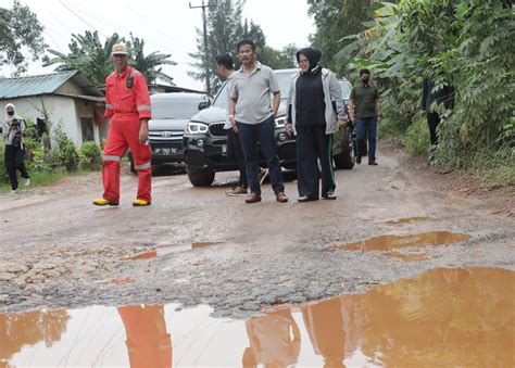 Wali Kota Rudi Langsung Benahi Jalan Menuju Pelabuhan Sagulung Media