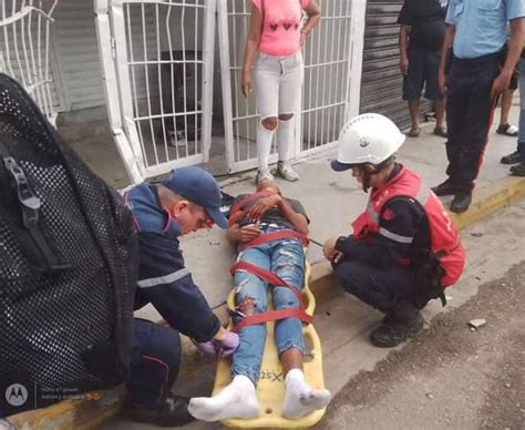 Dos jóvenes resultan gravemente heridos tras accidente de motos en