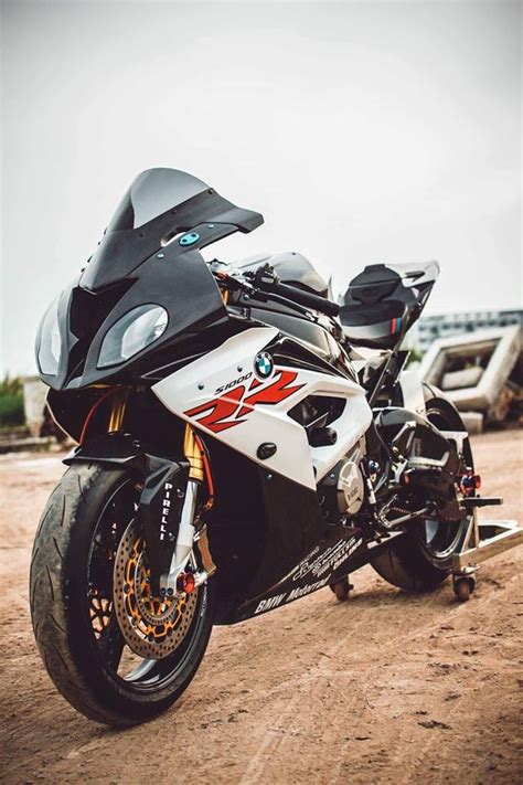 Siêu phẩm BMW S1000RR phô diễn vẻ đẹp trên đất Việt 2banh vn