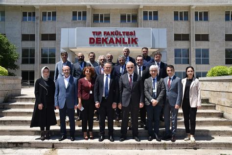 Om T P Fak Ltesi Hastanesi Ba Hekimlik G Revini Prof Dr Davut G Ven