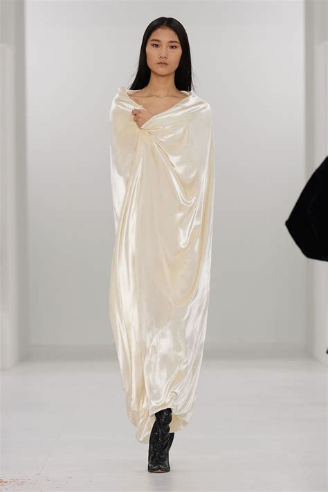 Loewe Fw Un Acto Reduccionista De La Moda Highxtar