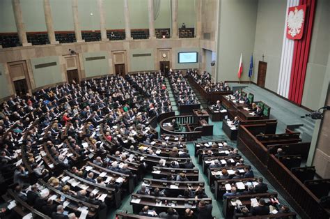 Najnowszy sondaż wyborczy Sondaż PO PiS Wybory parlamentarne