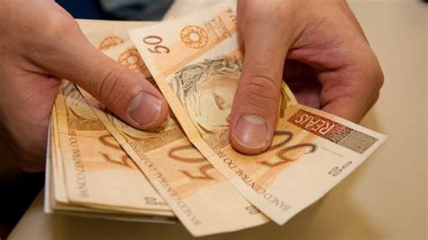 Tem dinheiro esquecido a receber Saques começam na próxima segunda