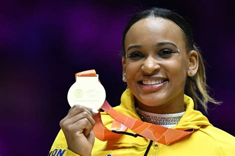 Rebeca Andrade fala de preparativos para Paris 2024 e descarta pressão