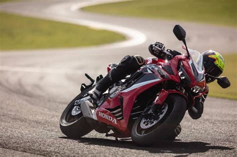 Honda lança linha 2022 das CB 650R e CBR 650R O Rolo Notícias