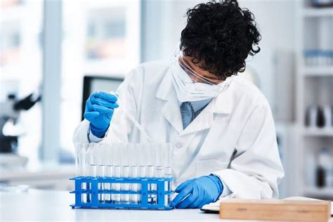 Laboratorio Científico O Tubo De Ensayo Para Análisis O Desarrollo