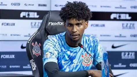 EX GOLEIRO DO FLAMENGO HUGO SOUZA EXALTA TORCIDA DO CORINTHIANS É