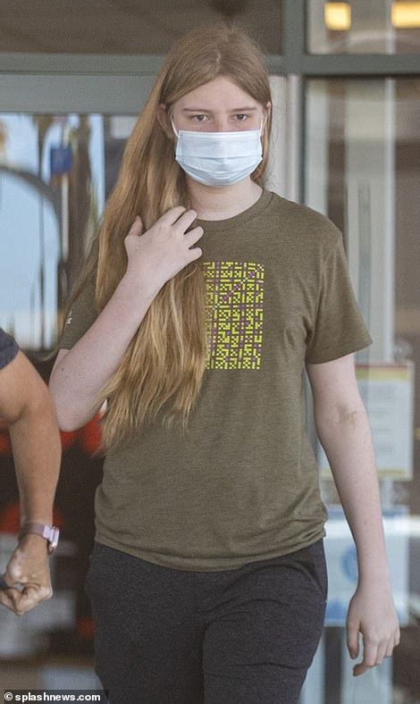 Elon Musk S Daughter Vivian Is Seen For First Time Since Legally