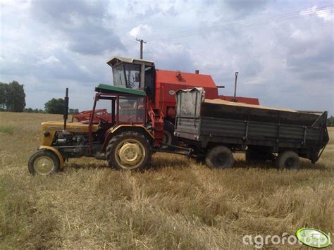 Foto Ciagnik Ursus C Rozrzutnik Id Galeria Rolnicza Agrofoto