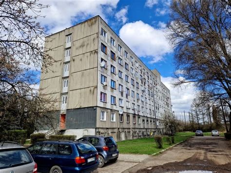 Sprzedam mieszkanie w bloku mieszkalnym 30 12 m² do remontu ul Reja Bytom