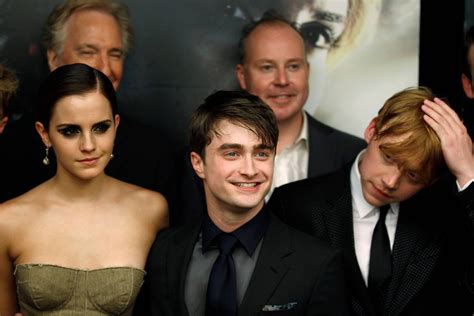 Elenco de Harry Potter se reúne para especial de 20 anos da franquia