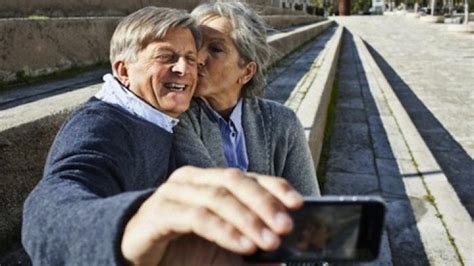 Over 65 La Prima Generazione Senior Digitale Che Progetta Un Futuro