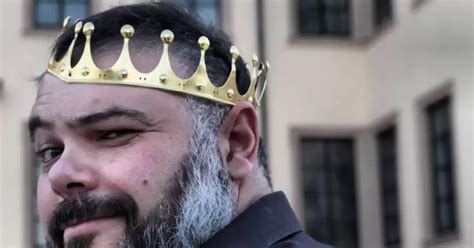 Mundartsänger Monji El Beji reist uffm Klapprad durch USA in