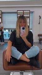 Giovanna Ewbank exibe cabelo curtinho ao posar de biquíni nas redes