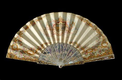 Leque da Imperatriz Eugénia do Montijo 1854 Museu Medeiros e Almeida