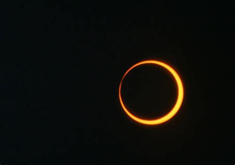 O que é o eclipse solar anular O fenômeno acontece no dia 14 de