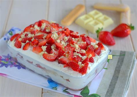 Tiramisù alle Fragole e Cioccolato Bianco goloso facile e irresistibile