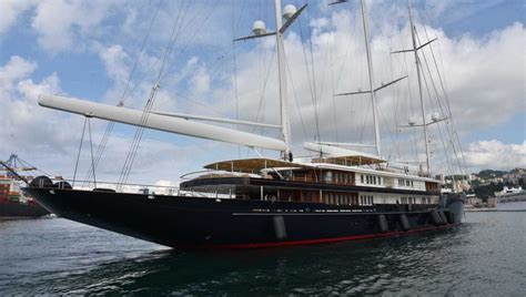 Koru Lo Yacht A Vela Di Jeff Bezos In Porto A Genova La Repubblica