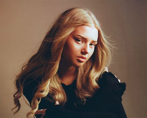 Introducing Claudia Neuser Euphoria