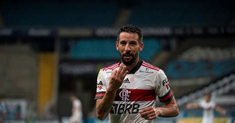 Universidad Católica anuncia acordo pela contratação de Mauricio Isla