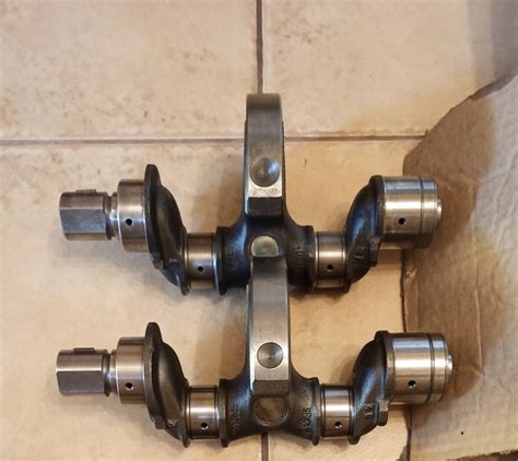 Wał korbowy Fiat 126p NOWY FABRYCZNY FSM 11093572102 oficjalne