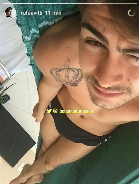 Ator Rafa Vitti Exibe Volume Enorme Na Sunga Todos Famosos Nus