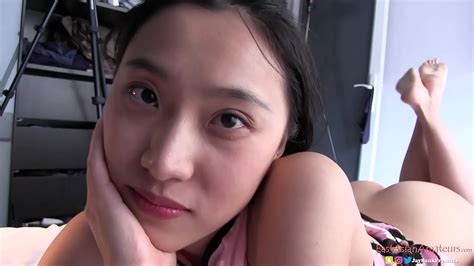 Puta china 刘 玥 Llena el coño en París por el estadounidense Jay Bank x