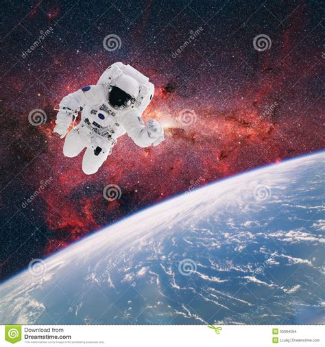 Astronauta W Kosmosie Z Planety Ziemią Jako Tło Elementy Zdjęcie Stock
