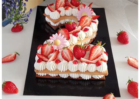 Number Cake Vanille Fraises De Les Gourmandises De Gwen Cookpad
