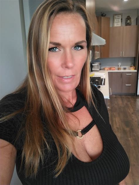 TW Pornstars Kimi The Milf Mommy MILF Amateur Porn Star Twitter