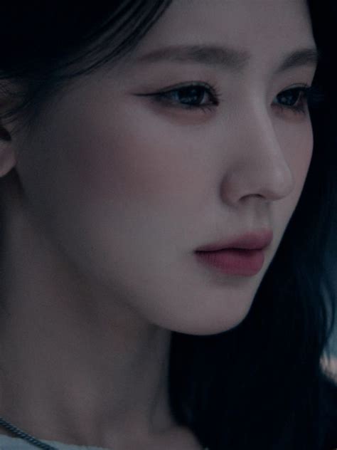 Ghim của 𝙃𝙖𝙖𝙛 trên G I DLE 여자 아이들 ヨジャ アイドゥル trong 2023