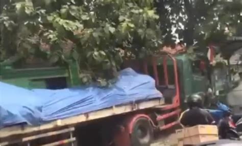 Kecelakaan Truk Hari Ini Homecare24