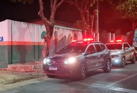 Jovem é morto dentro de escola enquanto assistia a partida de futebol