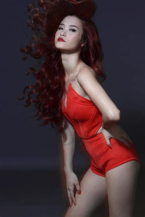 Naked Dong Nhi In The Viet Nam Personal Show