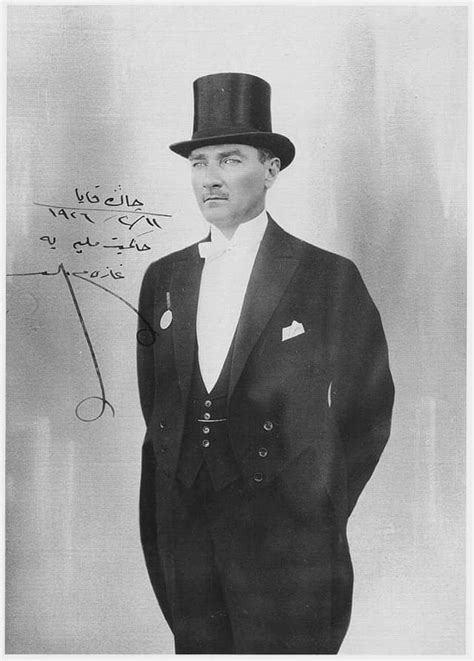 Pin von Ömür Yaman auf Atatürk Gazi mustafa kemal atatürk Türken